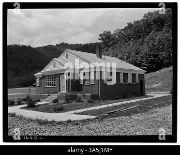 Doctor's office and dispensary. Koppers Coal Division, Federal #1 Mine ...