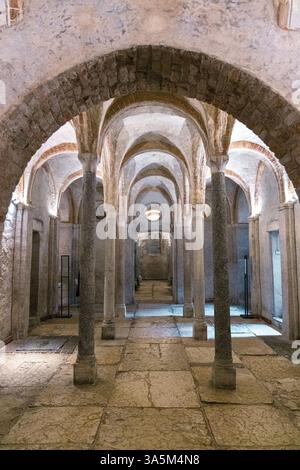 Cripta di San Sepolcro crypt, statue of San Carlo Borromeo in prayer ...