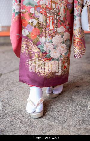Vibrant Pink Traditional Japanese Kimono Furisode with Gold Accent and ...