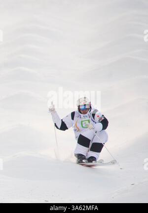 Jan 19, 2015 - Kreischberg, Styria, Austria - HANNAH KEARNEY of USA ...