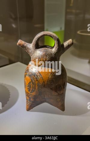 A ceramic pot from the Quimbaya Culture in the La Merced Archeological ...