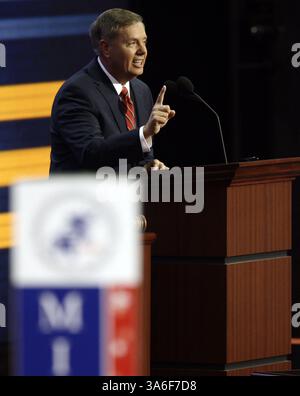 Sen. Lindsey Graham, R-S.C., center, attends of Medal of Honor ceremony ...