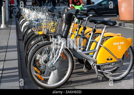 Villo bike sharing station at the Boulevard de l impÃ ratrice or ...