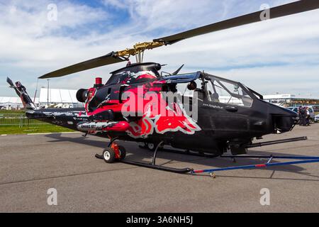 helicopter, Bell AH-1F Cobra, exhibit, single-engine attack helicopter ...