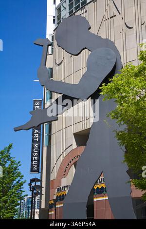 Hammering Man sculpture by Jonathan BorofskySeattle Art Museum, Seattle ...