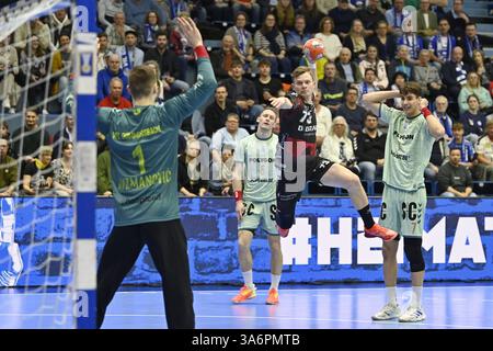 Timo Kastening (MT Melsungen #73), Finn Lemke (Co-Trainer MT Melsungen ...
