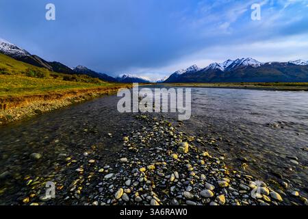 Tasman River Sunrise in New Zealand Stock Photo - Alamy