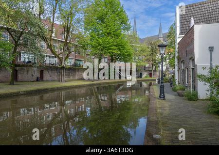 Oudegracht and Twijnstraat aan de Werf Utrecht with wharf and canal ...