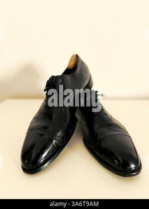 Vintage Handmade Bespoke Shoes Stock Photo - Alamy