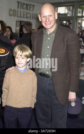 Apr. 5, 2001 - London, Great Britain - ©DAVE BENETT ALPHA DM043780 05. ...