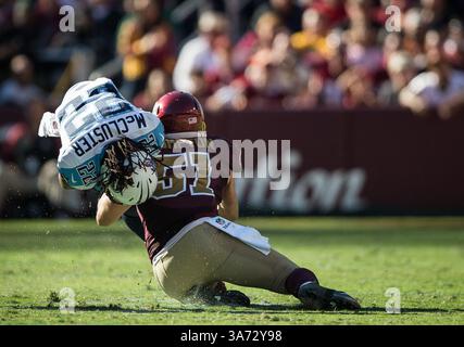 Tennessee Titans linebacker Will Compton defends against the Minnesota ...