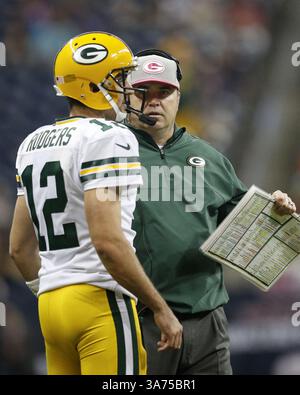 Green Bay Packers quarterback Tim Boyle (8) throws before an NFL ...