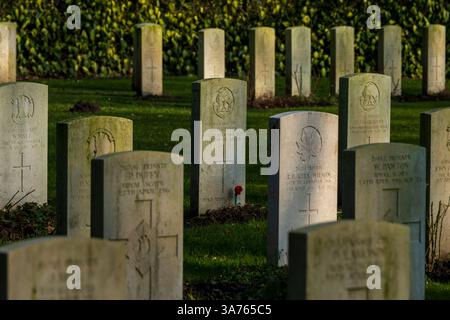 British war graves in Rifle House Cemetery, Ploegsteert Wood, Ypres ...