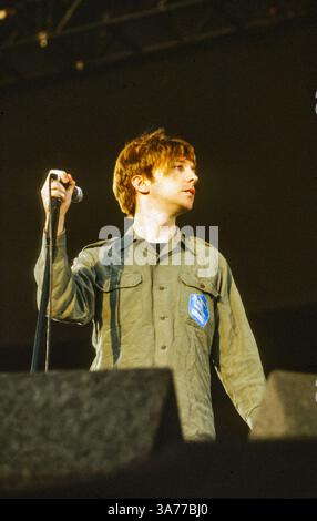 Mansun performing at the Reading Festival 1998 Stock Photo - Alamy