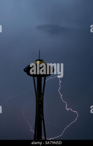 Seattle, USA. 26th Mar 2025. Seattle braces as a thunder and lightning ...