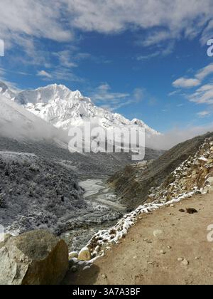 Extraordinaire trek au Nepal pour voir l'Everest depuis Kalapathar en ...