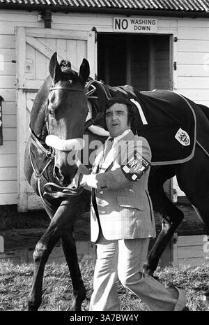 Red Rum and Billy Ellison at Kempton Park in 1974 Stock Photo - Alamy