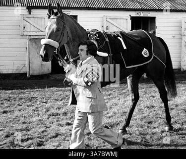 Red Rum and Billy Ellison at Kempton Park in 1974 Stock Photo - Alamy