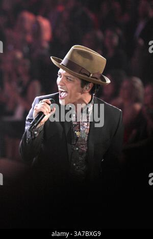 Bruno Mars - 7 November 2012 - New York, NY - 2012 Victoria's Secret ...