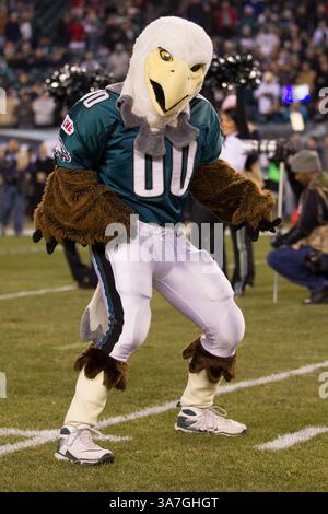 Philadelphia Eagles mascot Swoop performs before an NFL football game ...