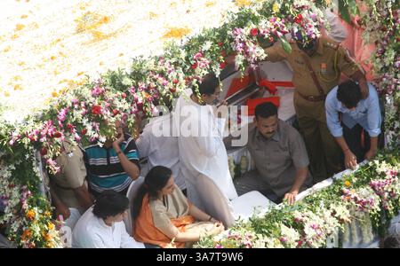 MUMBAI, INDIA - NOVEMBER 17: Shiv Sena (UBT) Aditya Thackeary offering ...