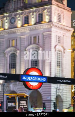 Night time scene in Picadilly Circus, central London, England, UK with ...