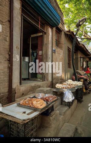 Traditional Chinese Alleyway with Historical Buildings Stock Photo - Alamy