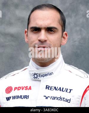 (L to R): Pastor Maldonado (VEN) Williams, team mate Valtteri Bottas ...