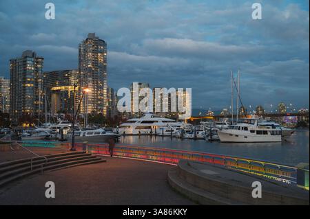 A beautiful view of the Waterfront of the Yaletown, in downtown ...