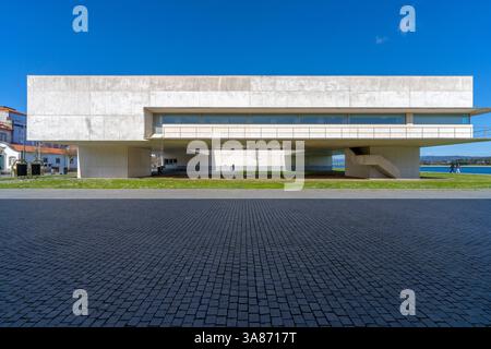 MUNICIPAL LIBRARY, VIANA DO CASTELO, PORTUGAL, ALVARO SIZA Stock Photo ...