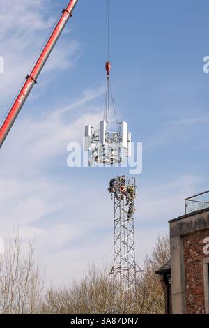 Installation of a new Mobile Mast in the UK Stock Photo - Alamy