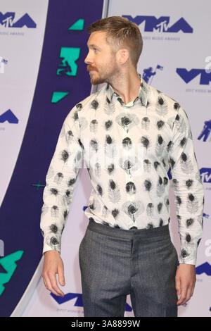 INGLEWOOD, CA - AUGUST 27: Calvin Harris at the 2017 MTV Video Music ...