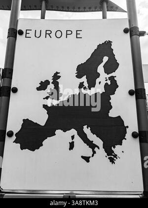 Metal Framework: Abstract Map of Europe Stock Photo - Alamy