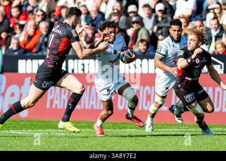 Theo ATTISSOGBE of Pau during the Top 14 match between Montpellier and ...