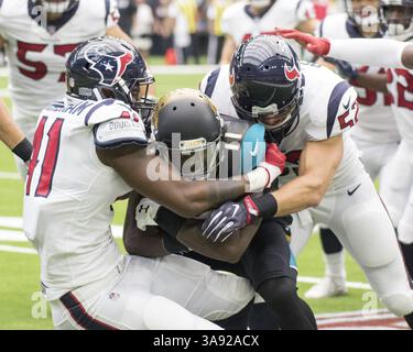 Houston Texans linebacker Zach Cunningham (41) runs up the field during ...