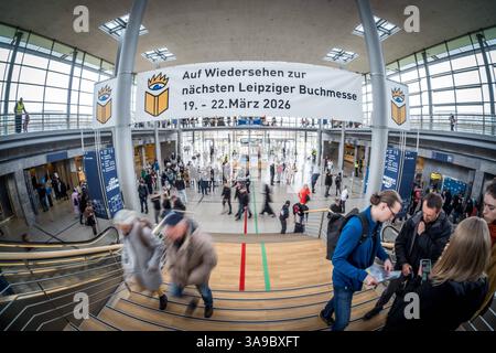 Letzter Tag der Buchmesse 2025. Hinweis auf die Messe 2026, welche vom ...