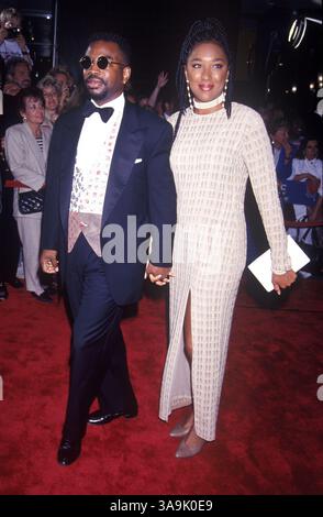 May 08, 1993; Los Angeles, CA, USA; JASON ALEXANDER with his wife Dana ...