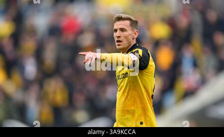 Dresden, Germany. 30th Mar, 2025. Soccer: 3rd division, SG Dynamo ...