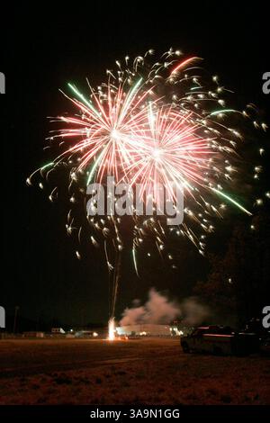 Jul 04, 2006; Creswell, OR, USA; Kids try out their "fireworks glasses ...