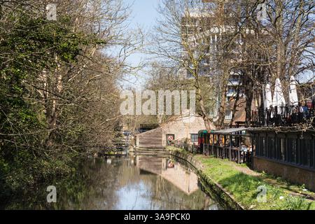 Merton Abbey Mills water wheel, Watermill Way, London, SW19, England ...