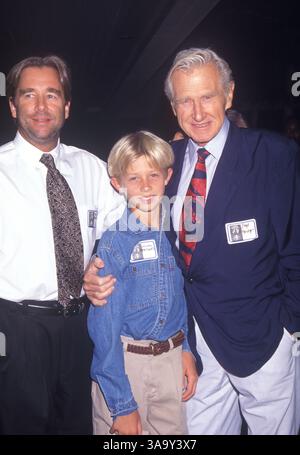 Sep 14, 1995; Los Angeles, CA, USA; Actor BEAU BRIDGES, his wife WENDY TREECE BRIDGES, and their ...
