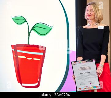 Deutscher Lehrkräftepreis - Vorbildliche Schulleitung EUR,Deutschland ...