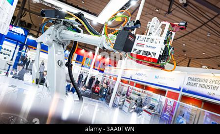 Hanover, Germany. 31st Mar, 2025. Olaf Scholz (SPD, M), Acting Federal ...