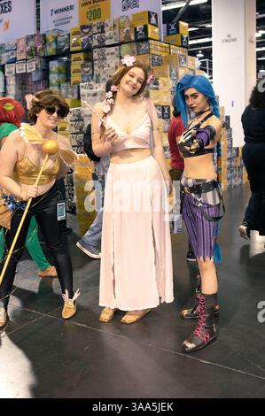 Cosplayer auf der WonderCon 2025 im Anaheim Convention Center. Anaheim ...