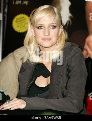 Oct 22, 2005; Hollywood, CA, USA; Singer ASHLEE SIMPSON signs her album ...