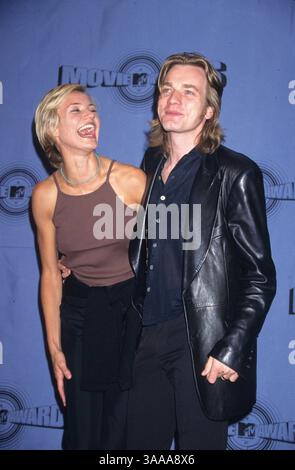Jun 07, 1997; Los Angeles, CA, USA; Actors NEVE CAMPBELL & COURTENEY ...