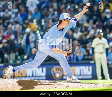 Kansas City Royals pitcher Daniel Lynch IV during a baseball game ...