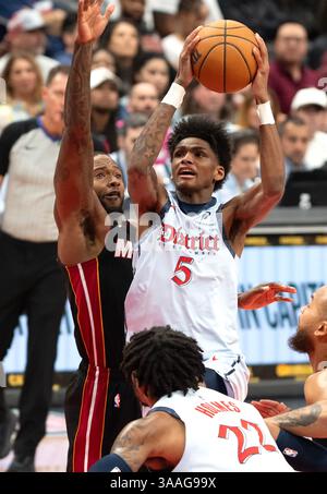 Miami Heat center Kel'El Ware (7) dunks in front of Orlando Magic ...