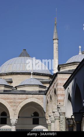 The famous and beautiful Topkapi Palace in Istanbul, Turkey, Asia Stock ...