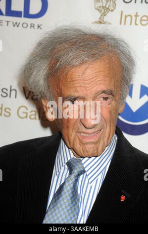 HOLLYWOOD, CA - DECEMBER 05: ELIE WIESEL DEAD...People: ELIE WIESEL ...